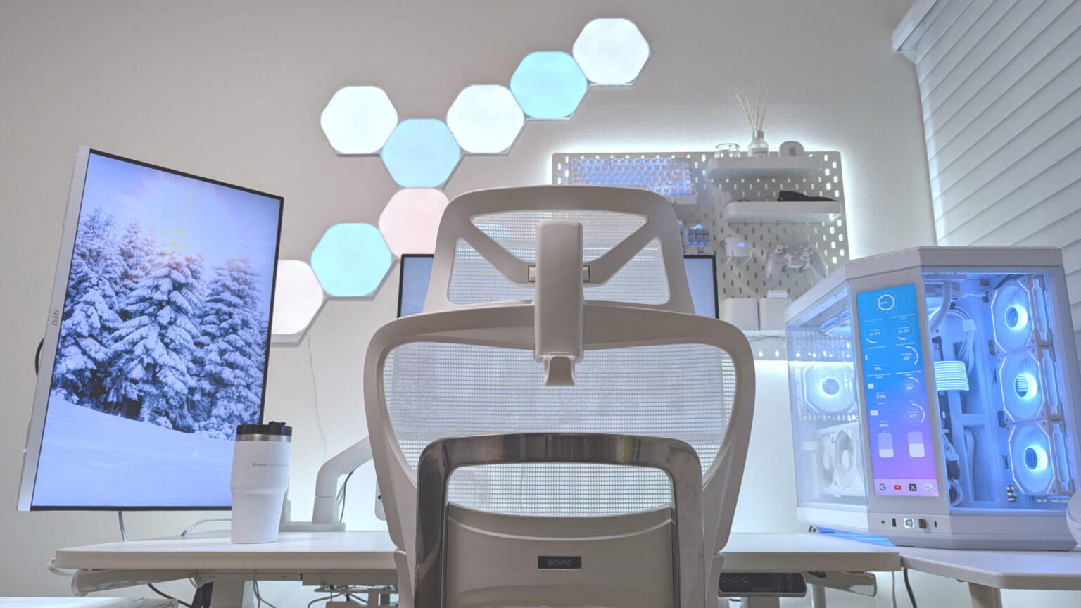 白デスクツアー ～2024～【全25アイテム紹介!!】 | sochablo