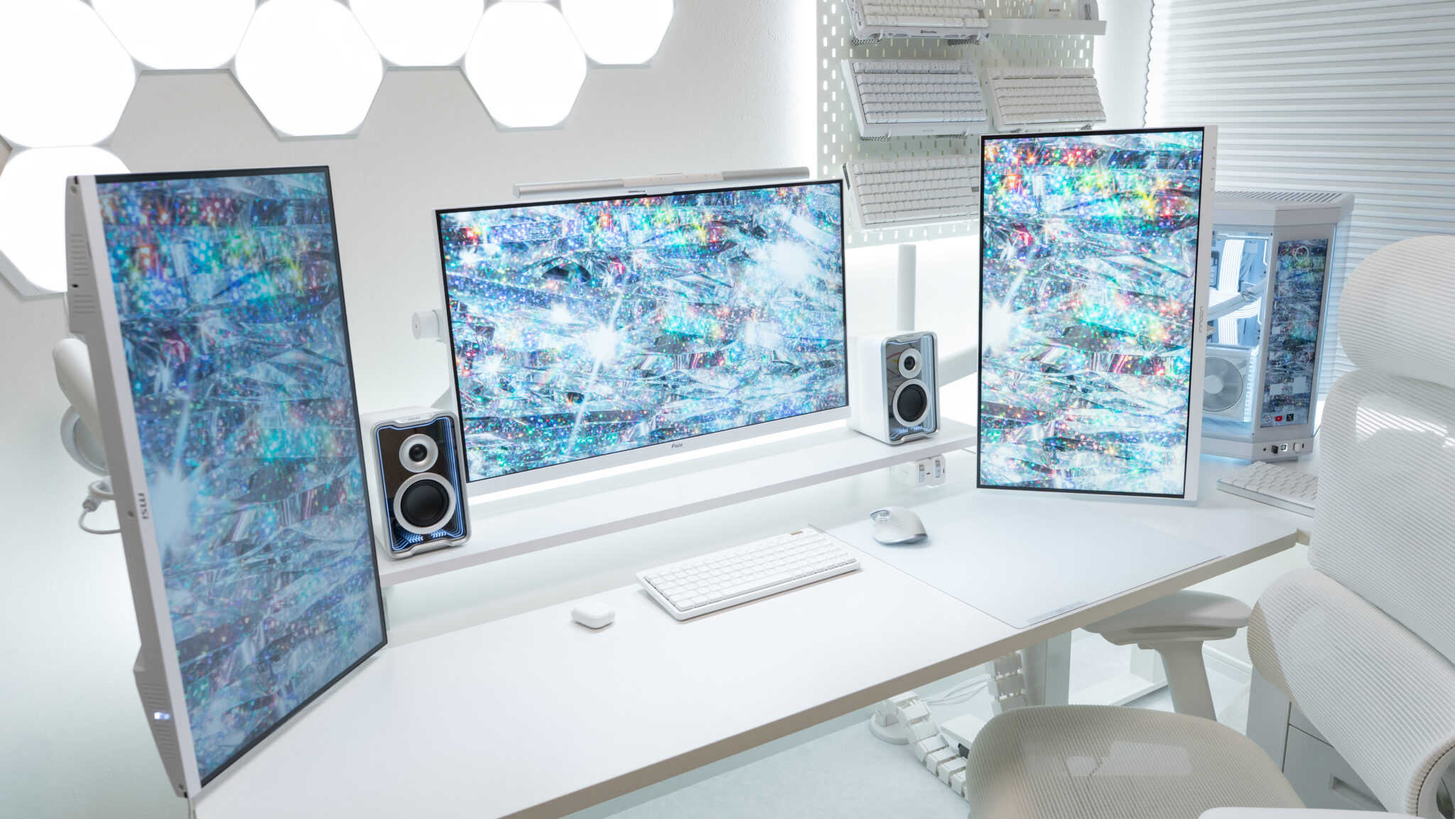 白デスクツアー ～2024～【全25アイテム紹介!!】 | sochablo